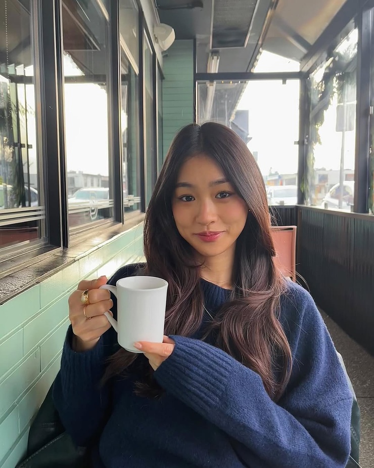 Erin Yoo picture