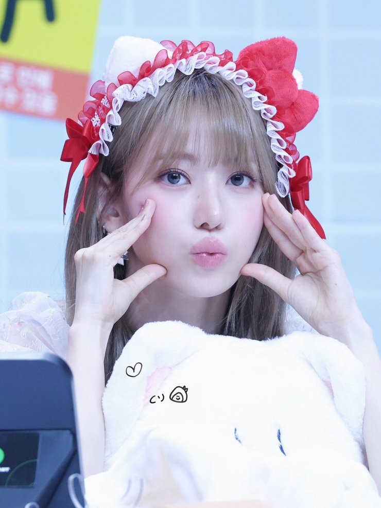 Picture of Sakura Miyawaki