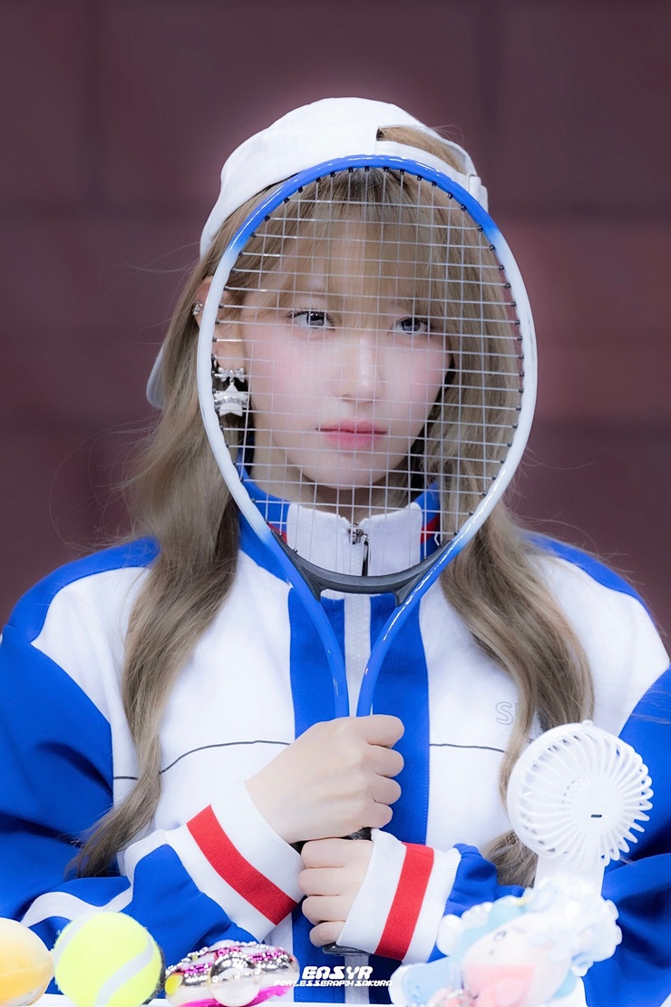 Sakura Miyawaki picture