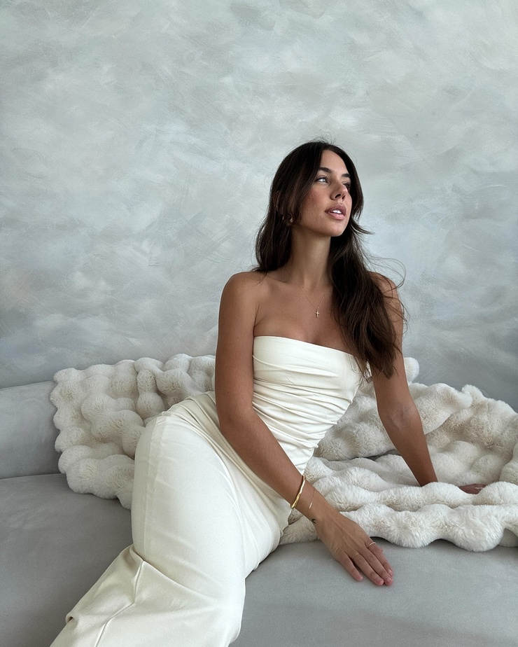 Picture of Brit Manuela (model)