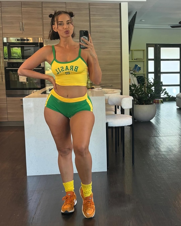 Yesjulz image