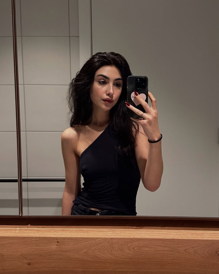 Picture of Alexa Mansour