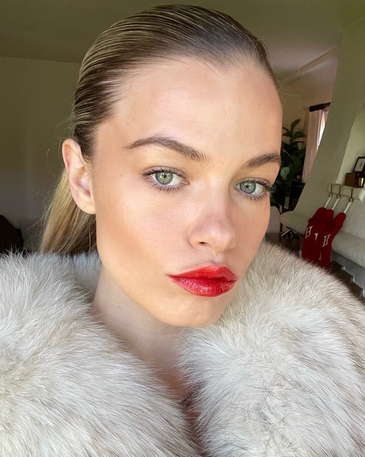 Picture of Hailey Clauson