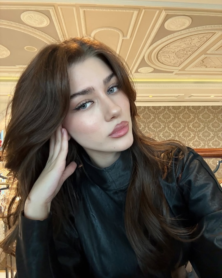 Selinay Taşol picture