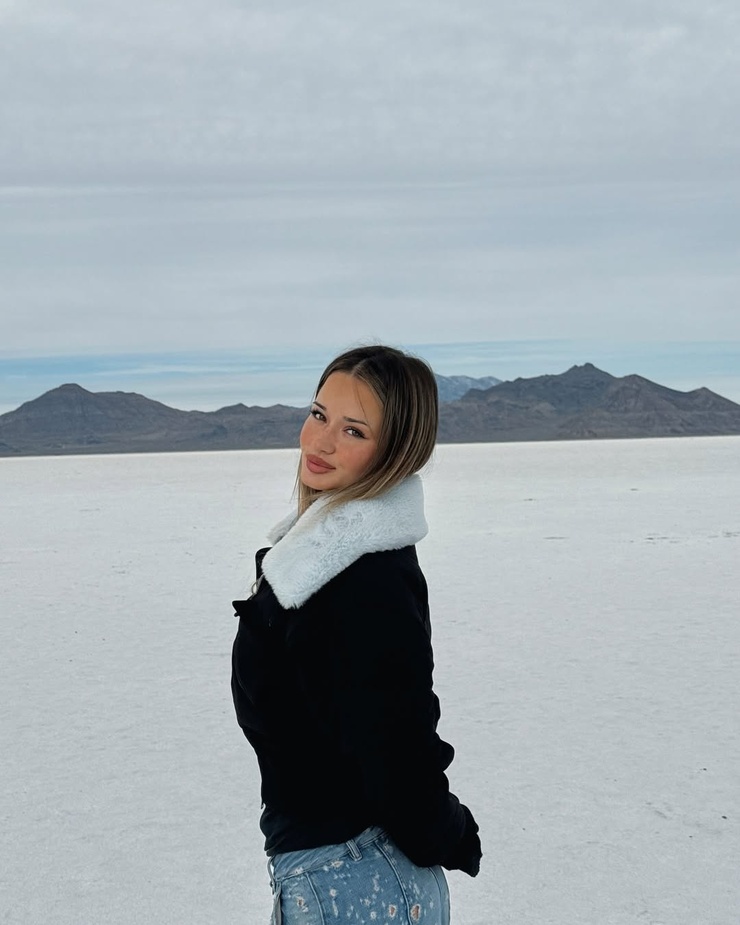 Isabelle Clarke (model) image