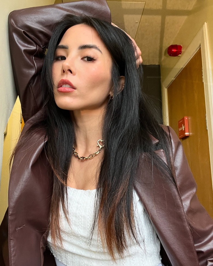 Anna Akana image