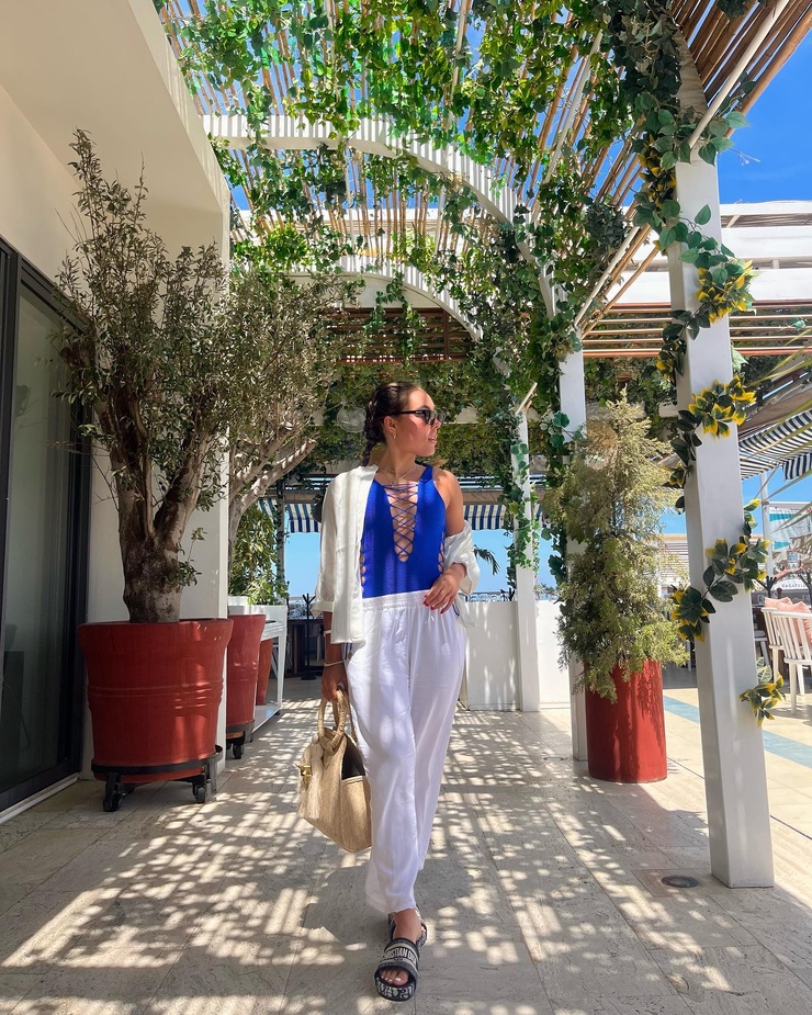 Juliana Penner pictures and photos