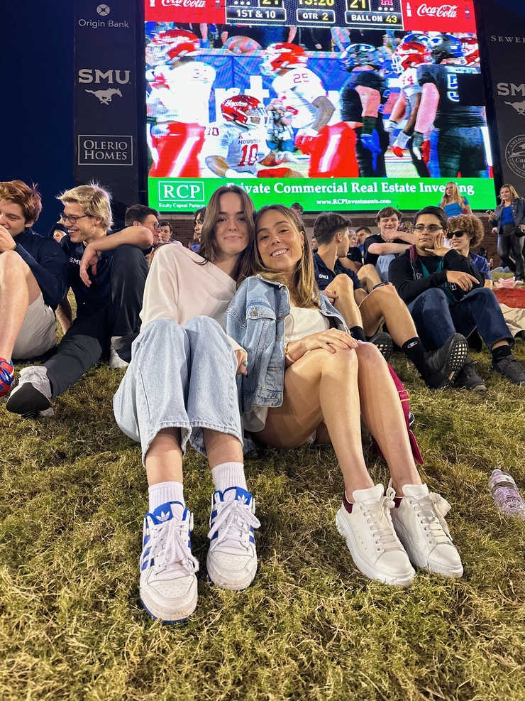 Juliana Penner pictures and photos