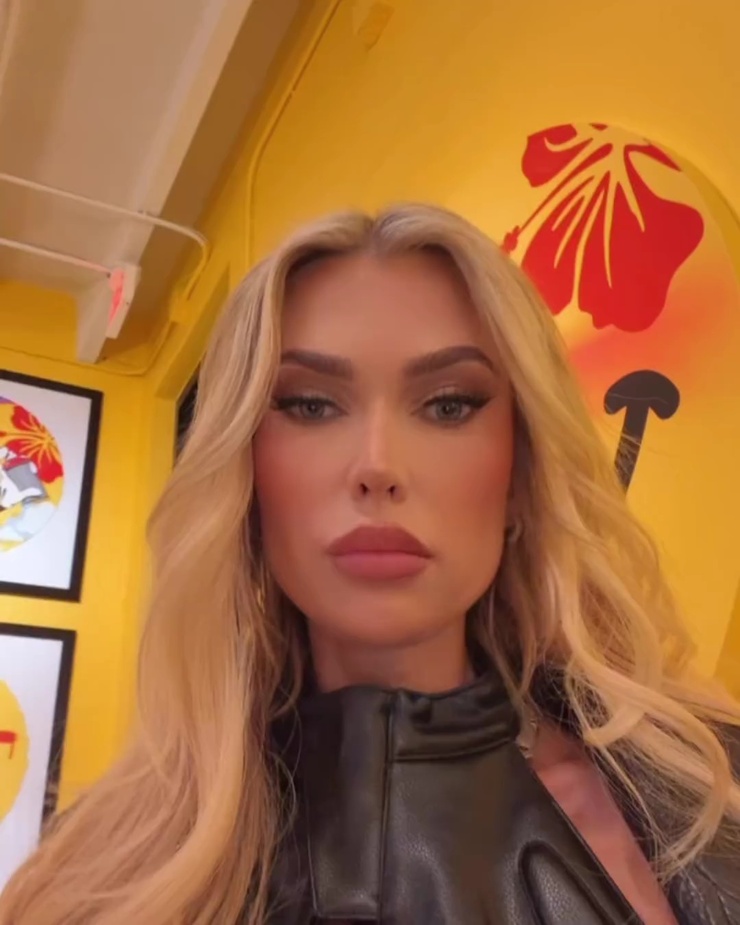 Kat Nova image