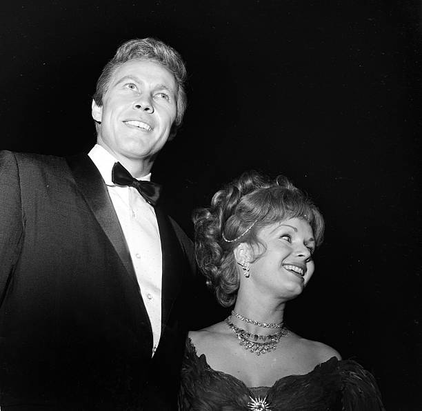 Harve Presnell, Debbie Reynolds