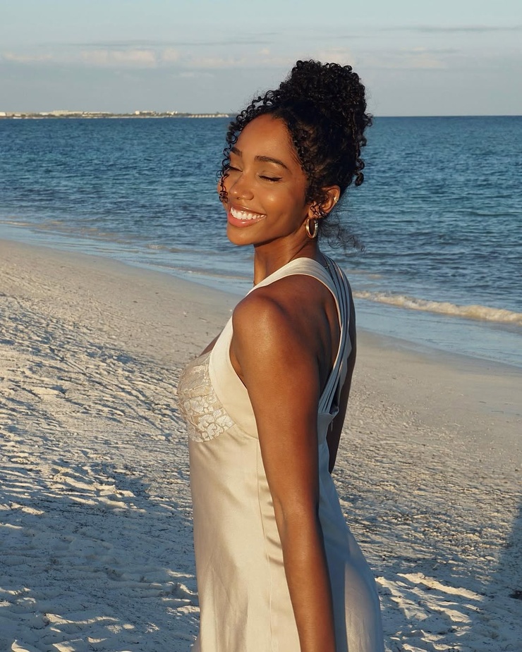 Chloe Foster II picture