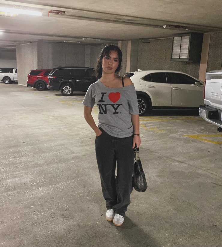 Emaleah Christou pictures and photos