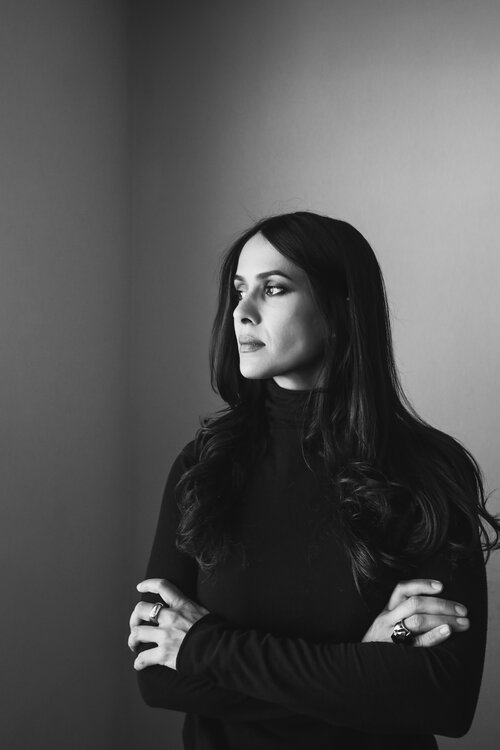 Elizabeth Torres image