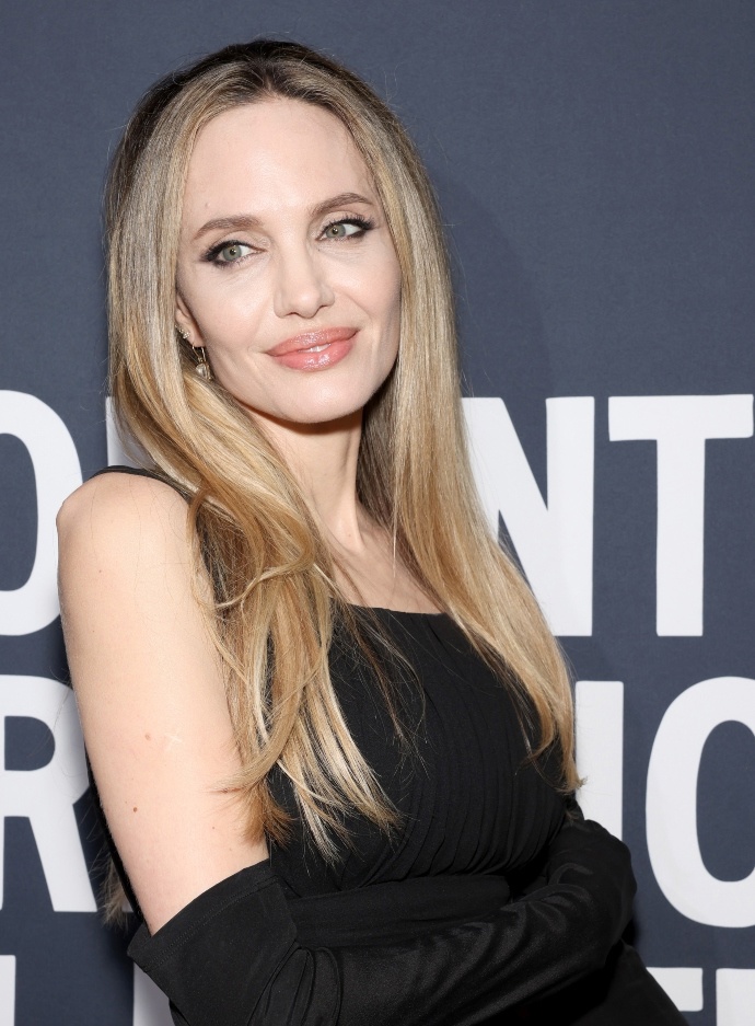 Picture of Angelina Jolie