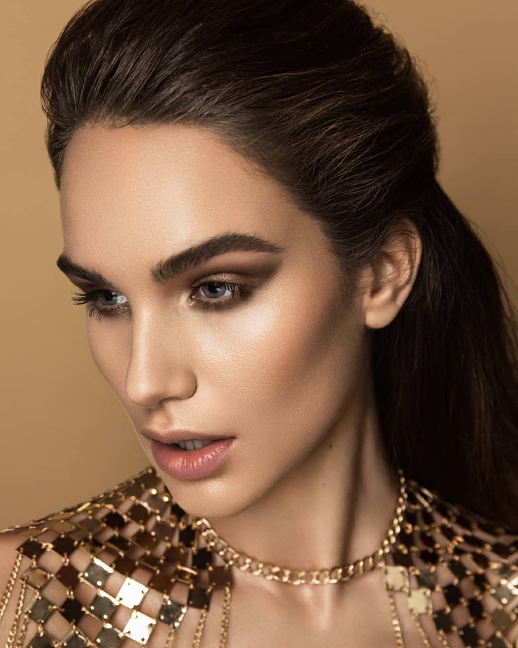 Picture of abbie straughn