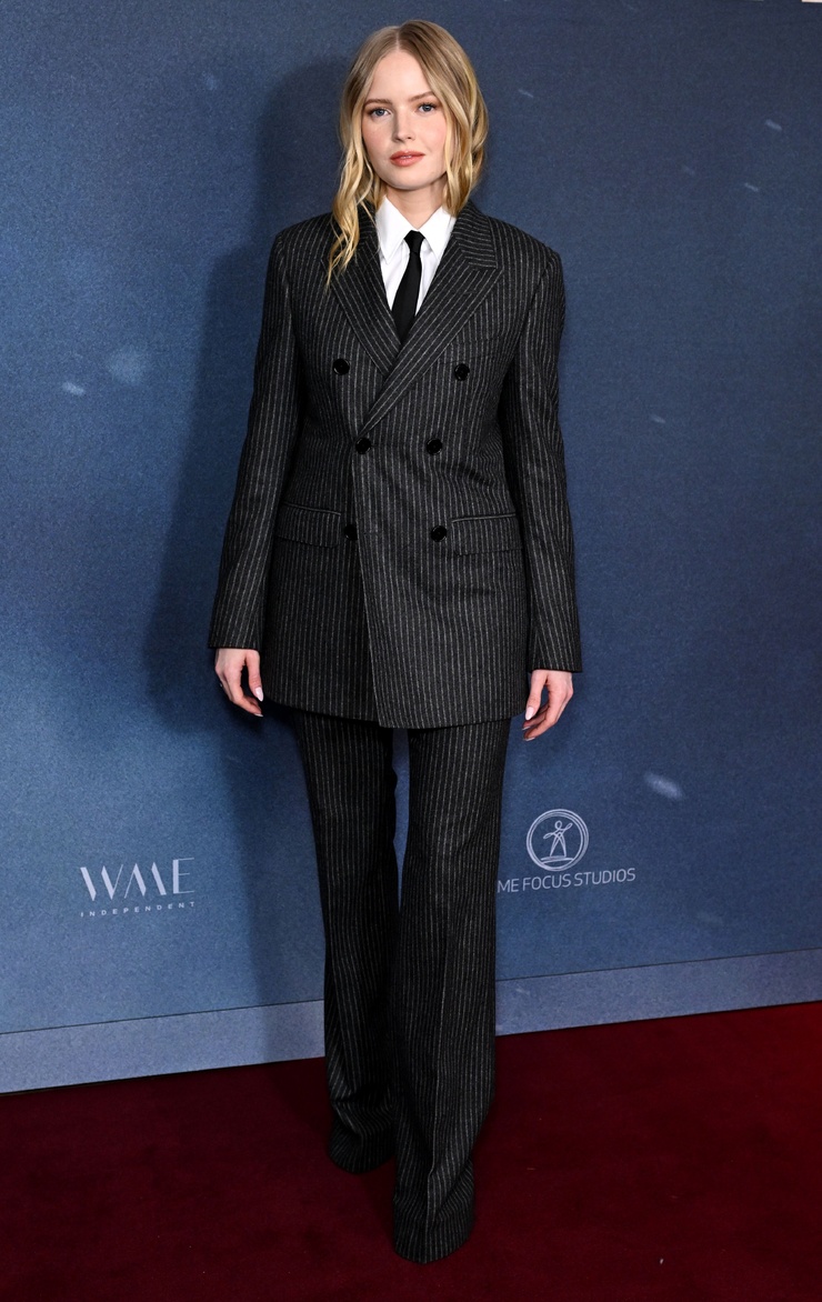 Picture of Ellie Bamber