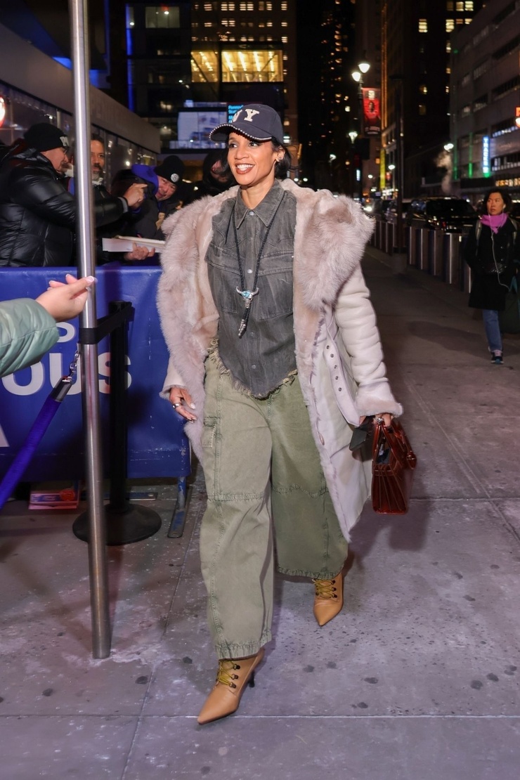 Picture of Dascha Polanco