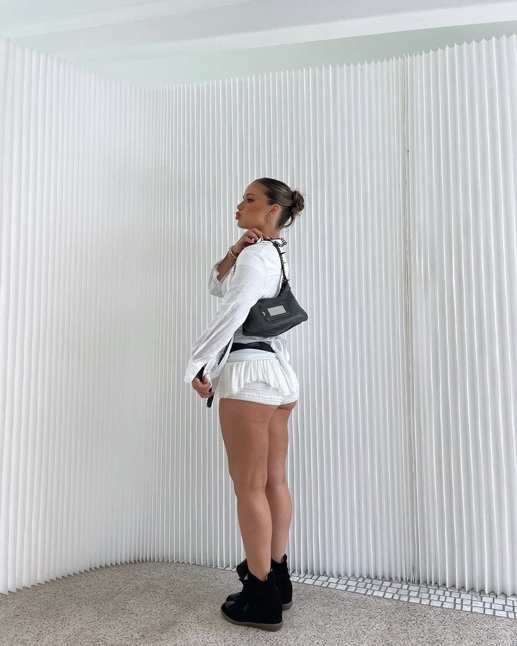 Picture of Isabelle Clarke (model)