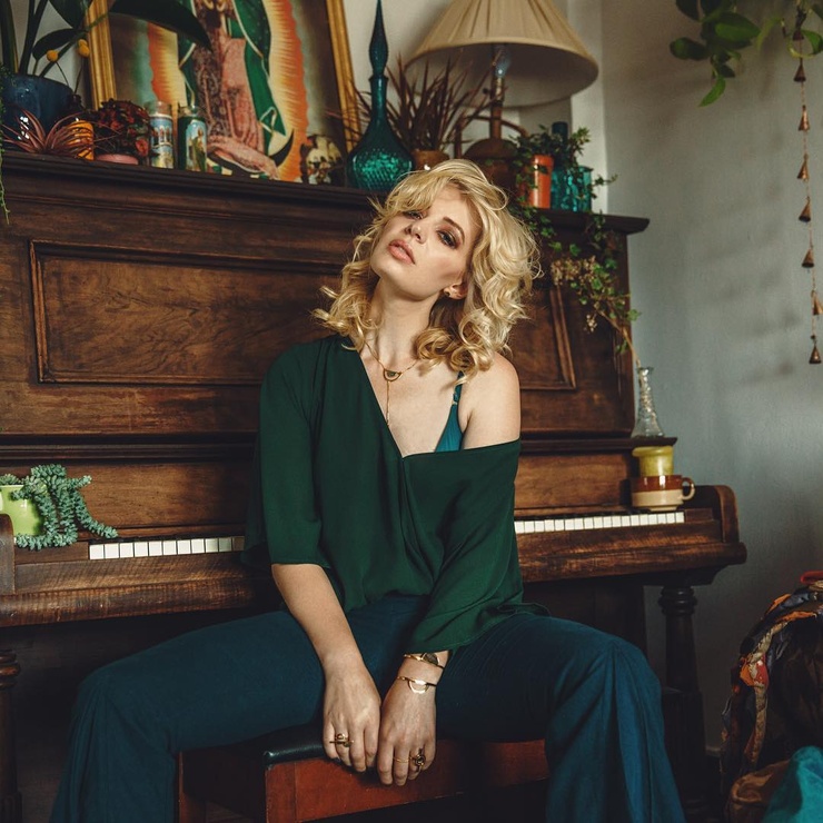 Image of Chloe Farnworth