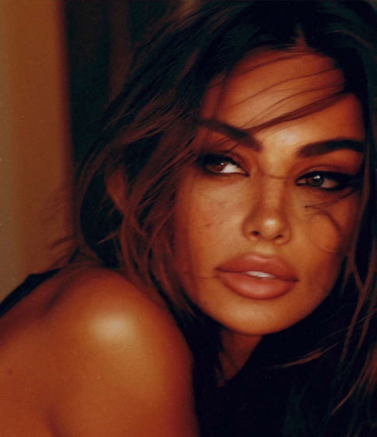 Madalina Ghenea picture