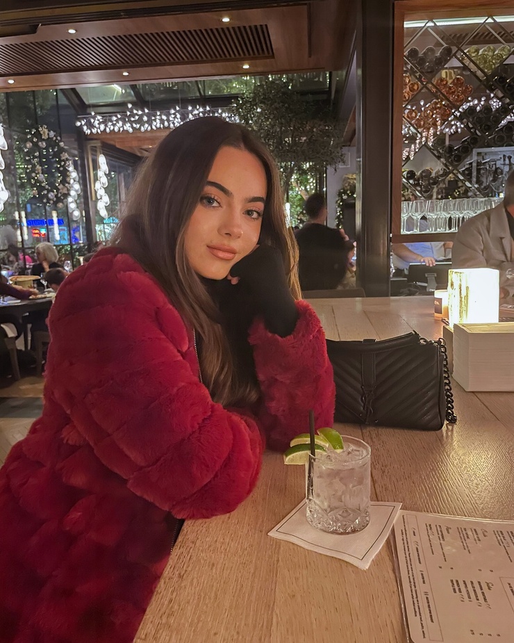 Picture of Ava Allan
