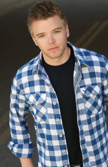 Brett Davern picture