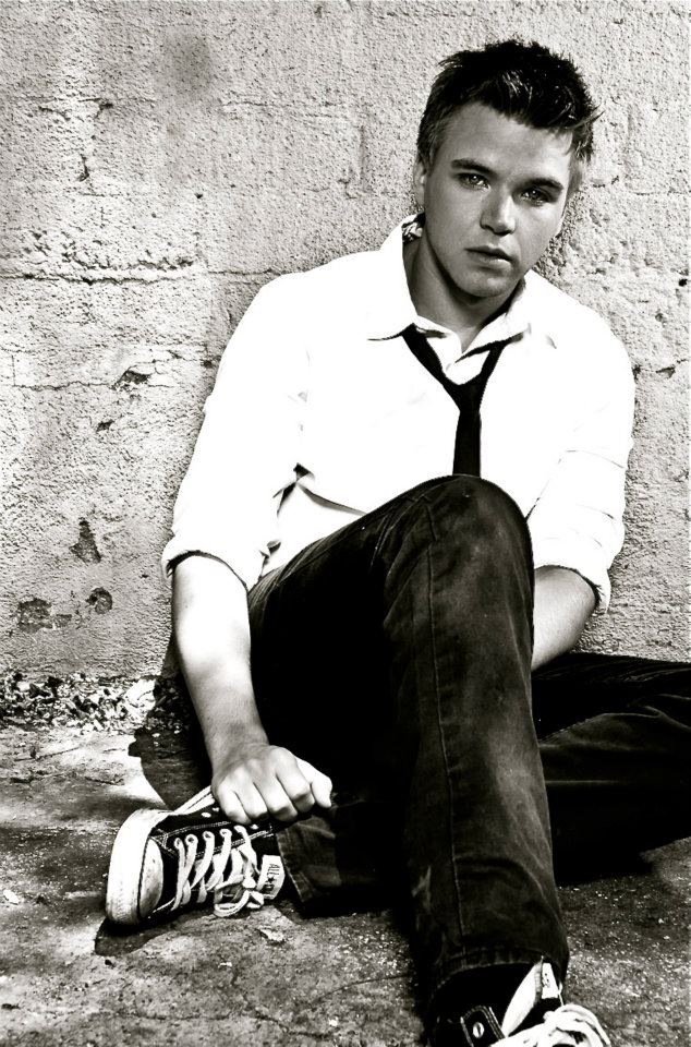 Picture of Brett Davern