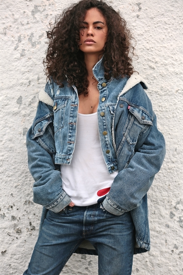 Picture of Isabela Baru