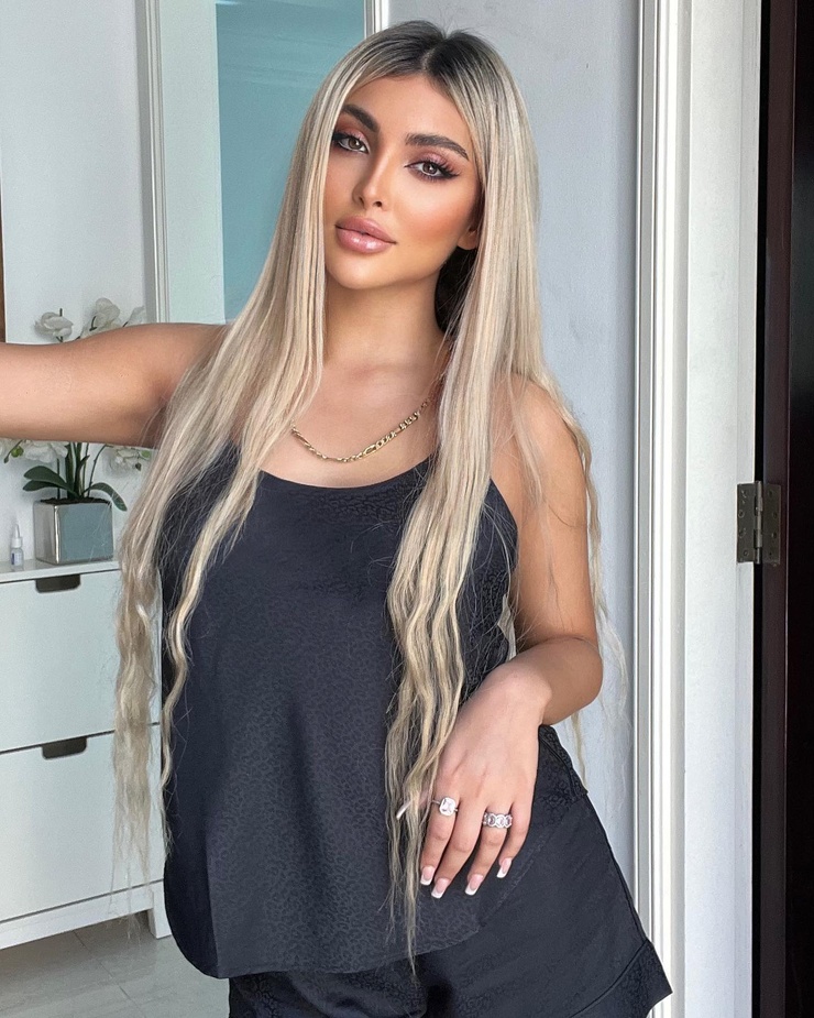 Picture of Negin Amiri