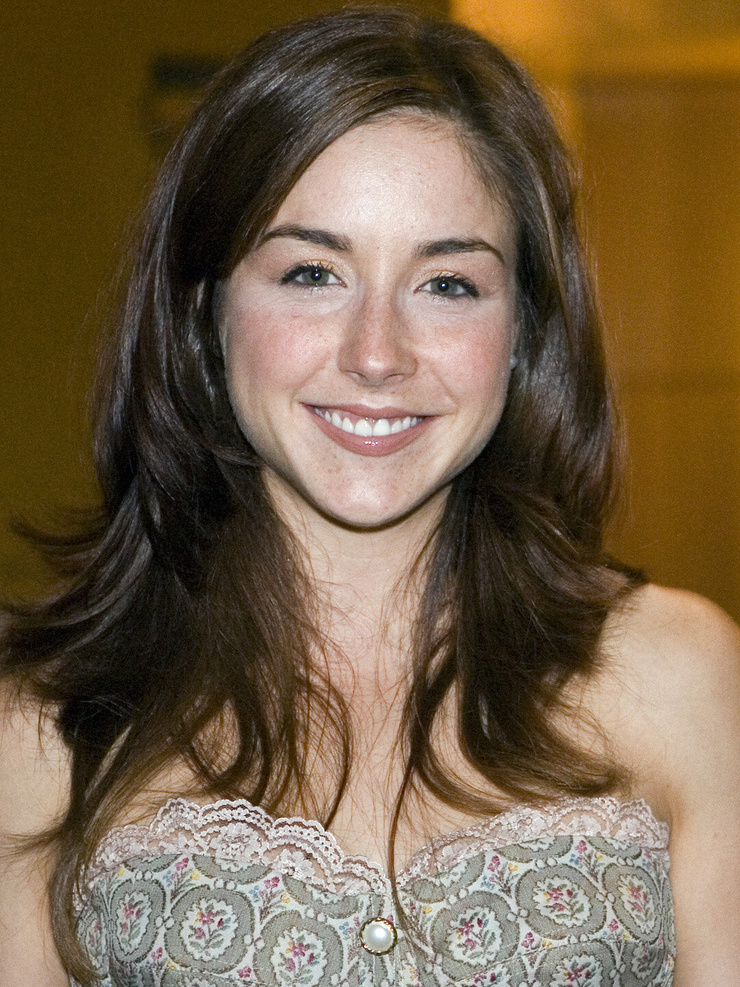 Picture of Erin Karpluk