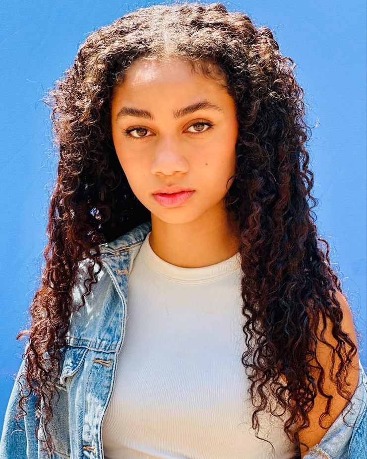 Picture of Izabela Rose