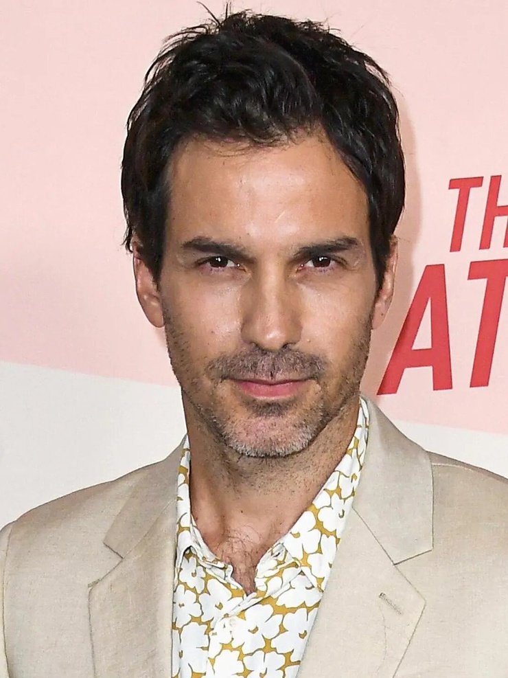 Picture of Santiago Cabrera
