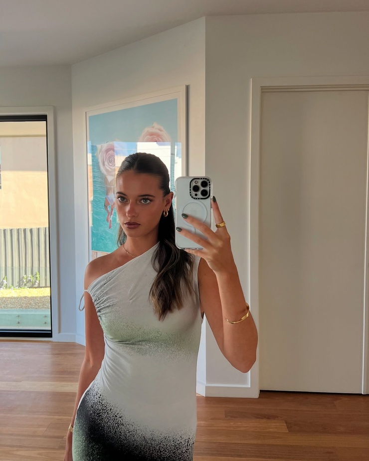 Picture of taya brooks