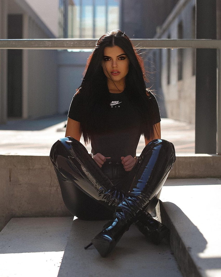 Image of Lara Winter