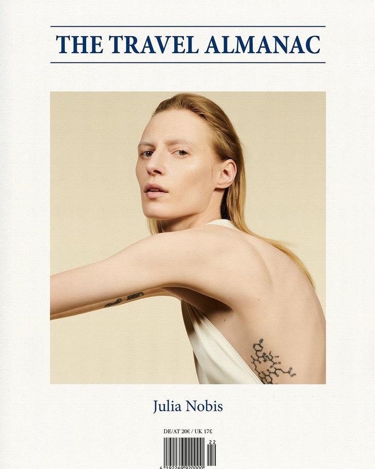 Julia Nobis picture