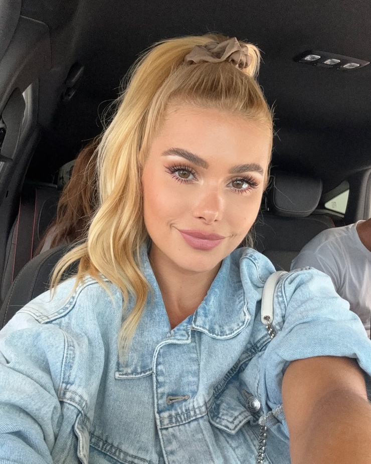 Picture of Pamela Reif