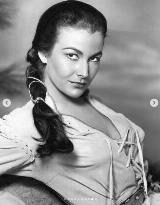 Mara Corday picture