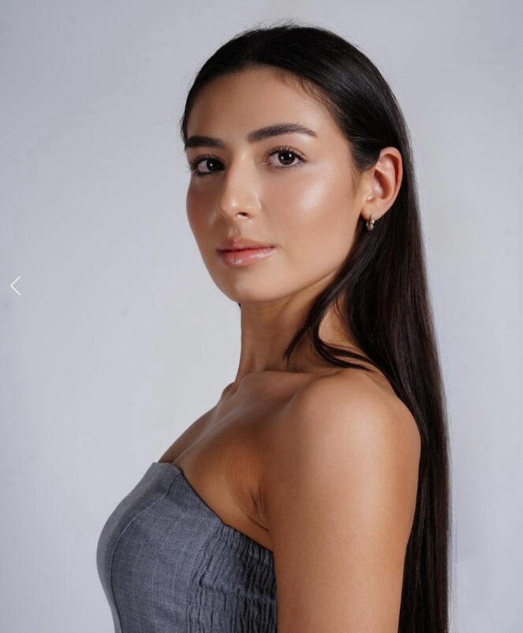 Picture of Elena Reeves