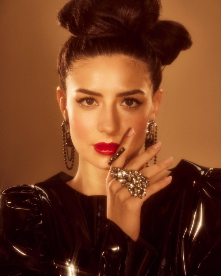 Image of Elena Reeves