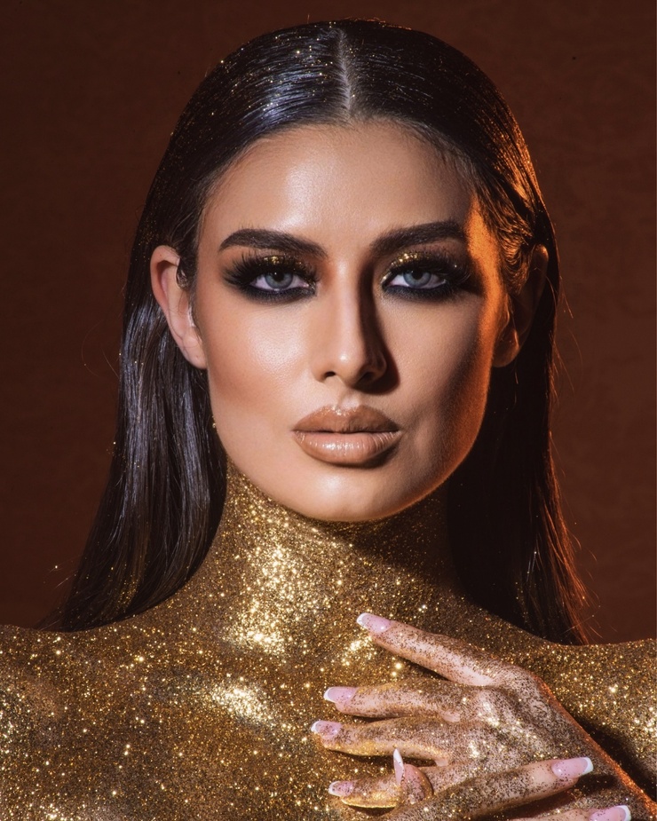 Image of Elena Reeves