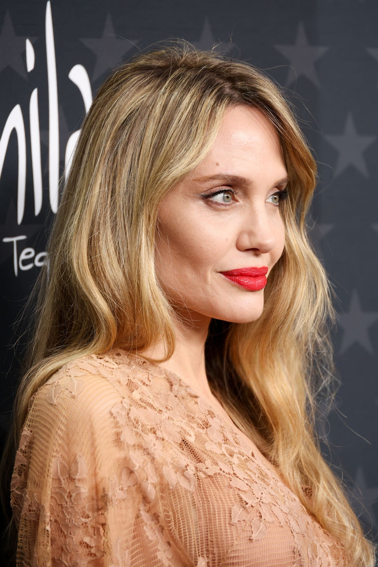 Picture of Angelina Jolie