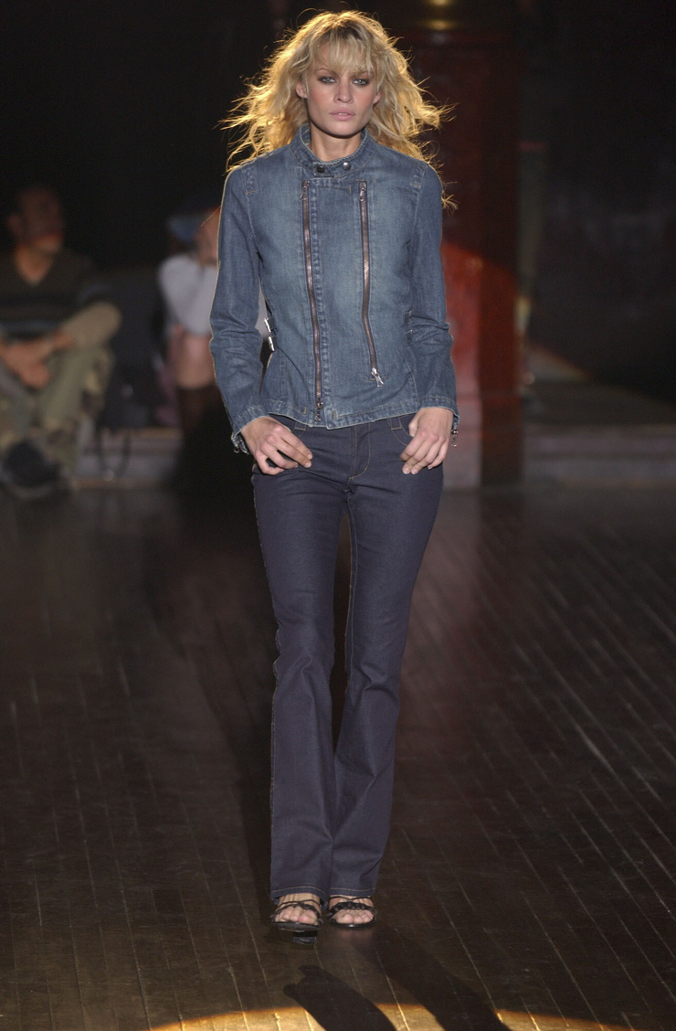 Kristy Hinze picture