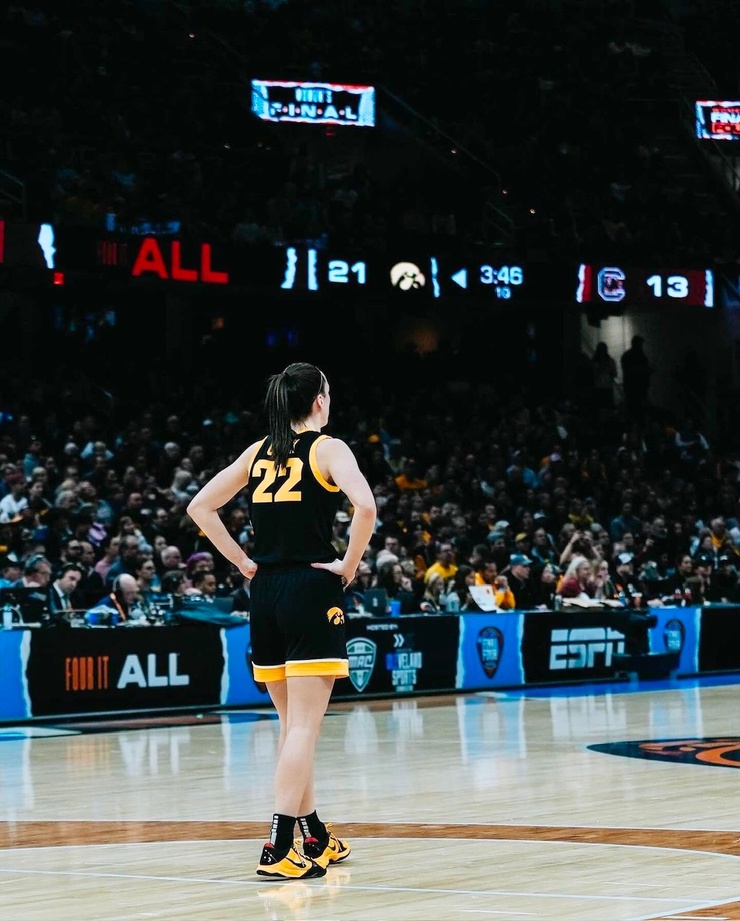 Picture of Caitlin Clark (ii)