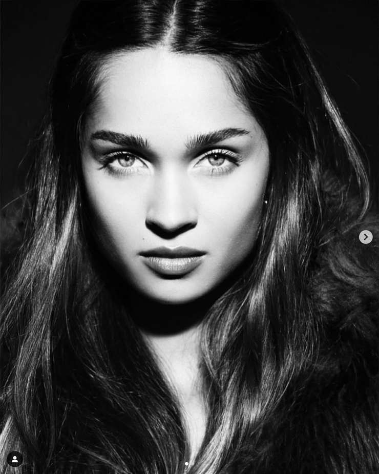 Picture of Chloe Chamberlin