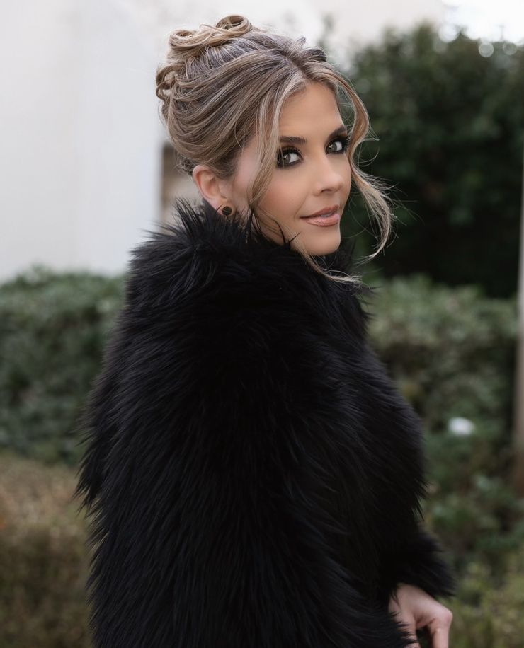 Picture of Jen Lilley