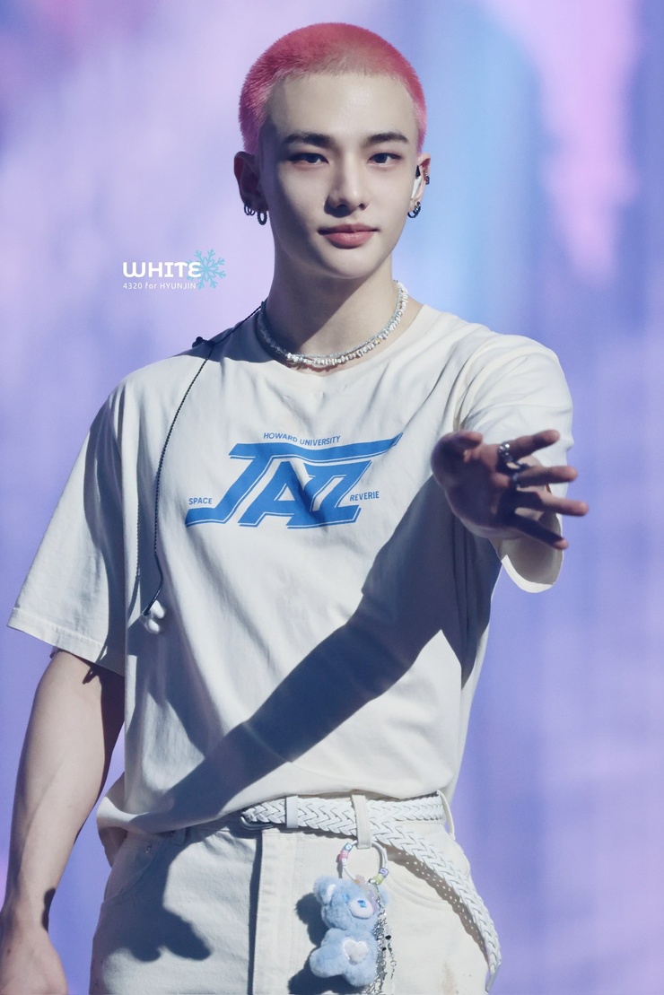 Hyun-Jin Hwang image