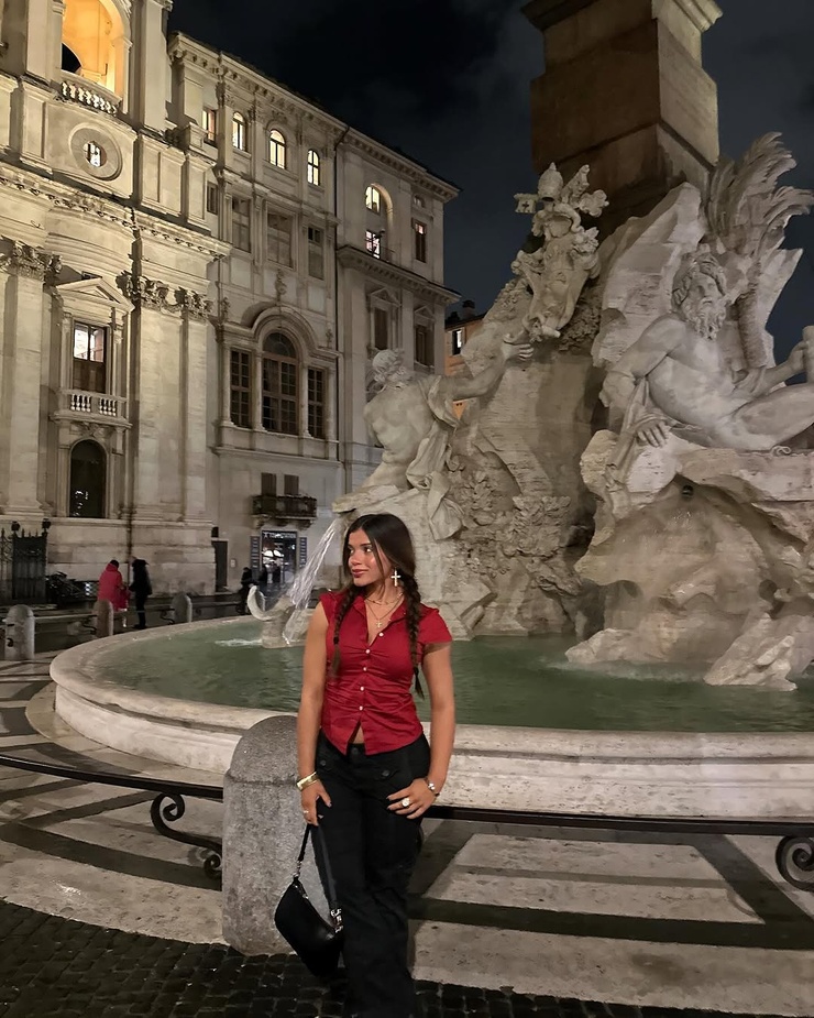 Kayla Manousselis picture