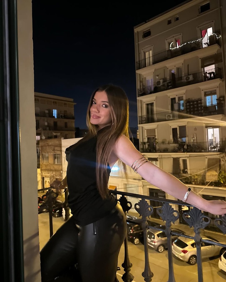 Kayla Manousselis image