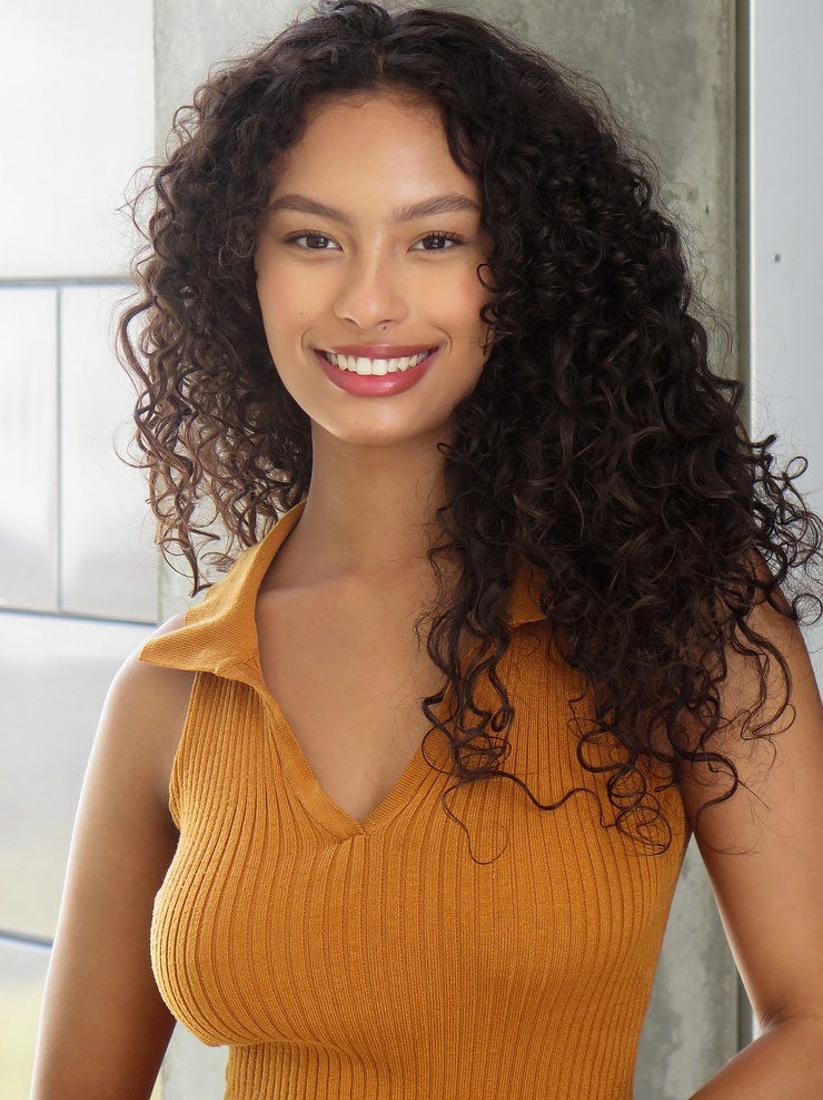 Picture of Jasmine Dampiér