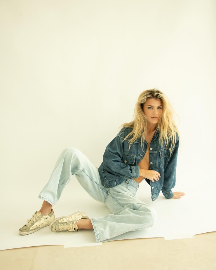 Stephanie Peterson picture